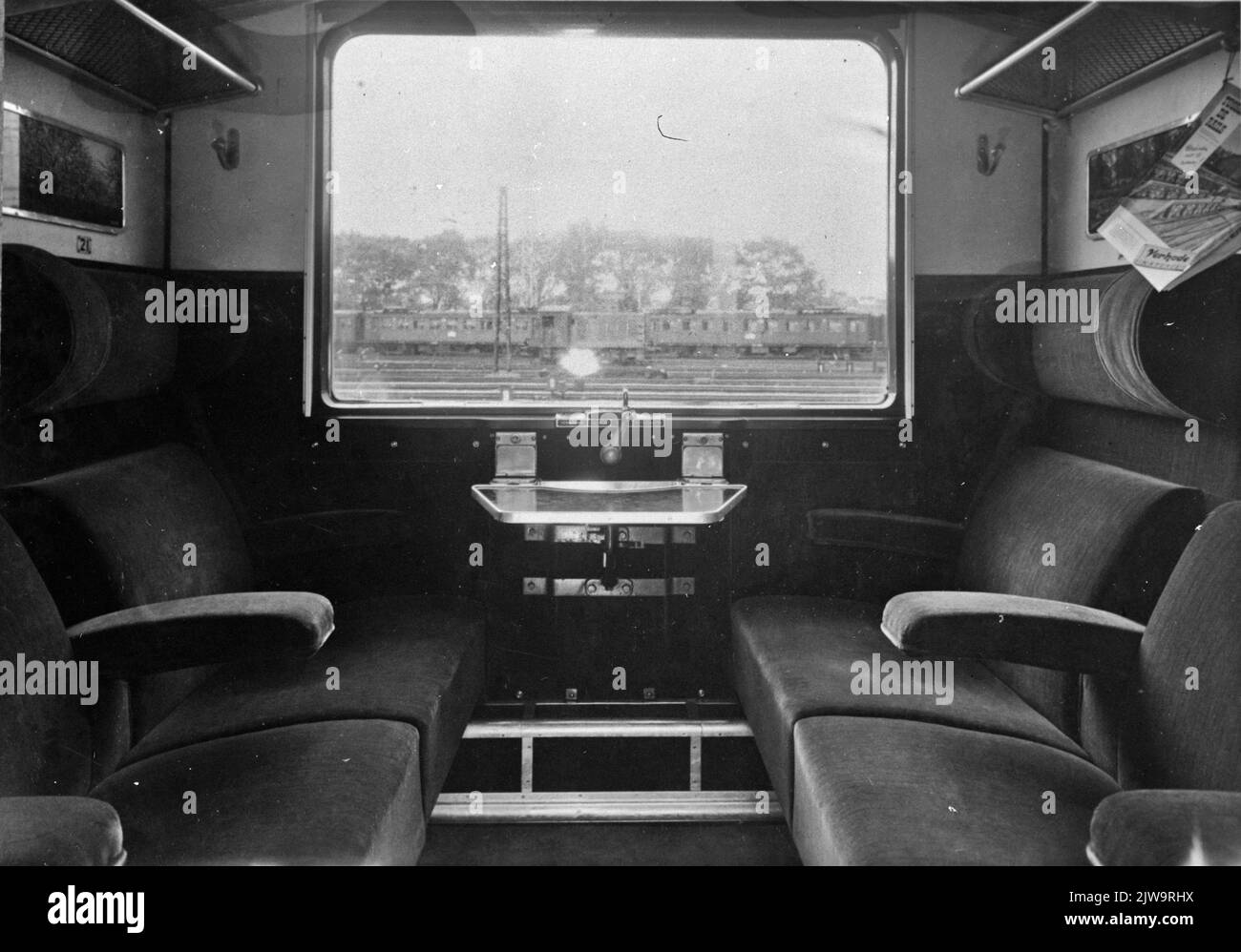 Interior 2nd class of a carriage from the AB 7701-7720 series (Plan D ...