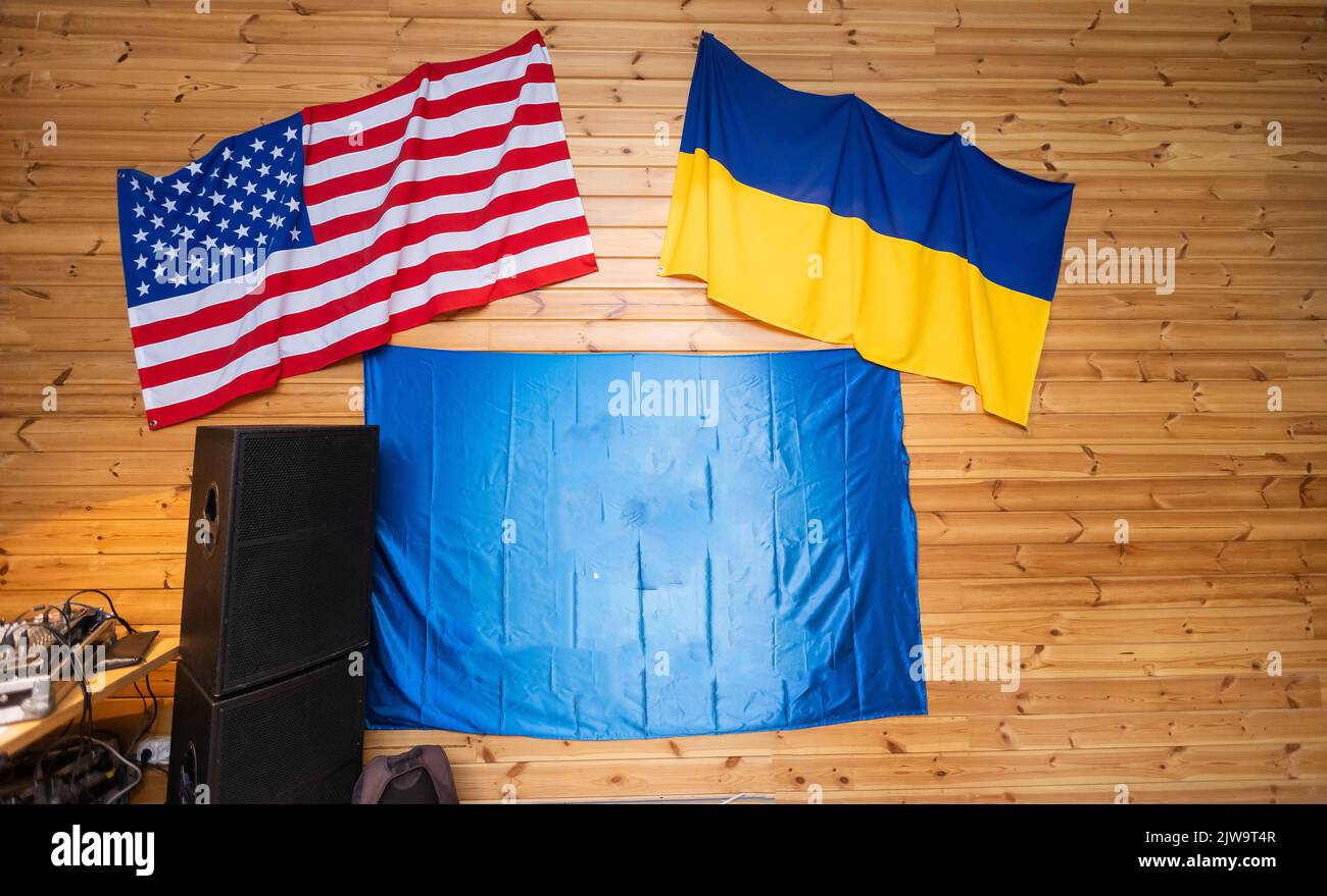 flag of Ukraine and the United States of America Stock Photo - Alamy