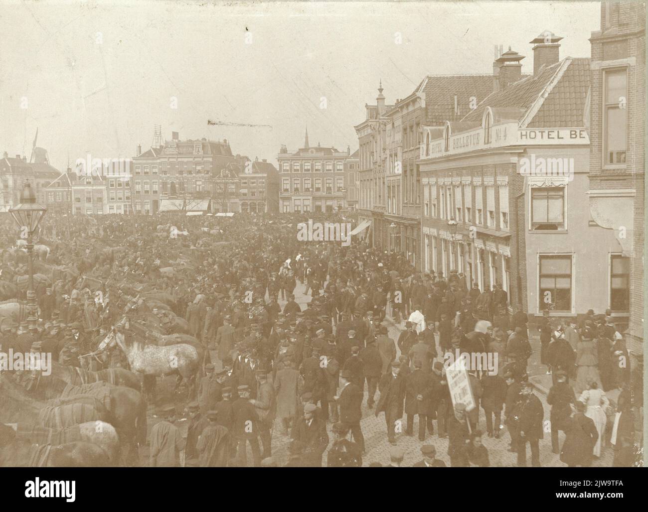 Picture of a horse market on Vredenburg in Utrecht; On the right the ...