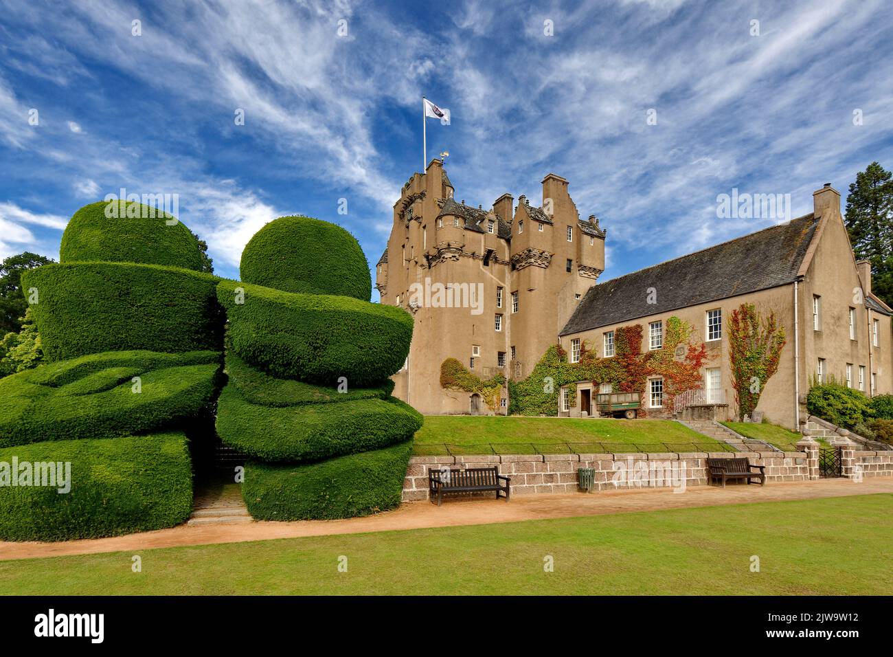 CRATHES CASTLE BANCHORY SCOTLAND THE HARLED 16C CASTLE AND LARGE ...