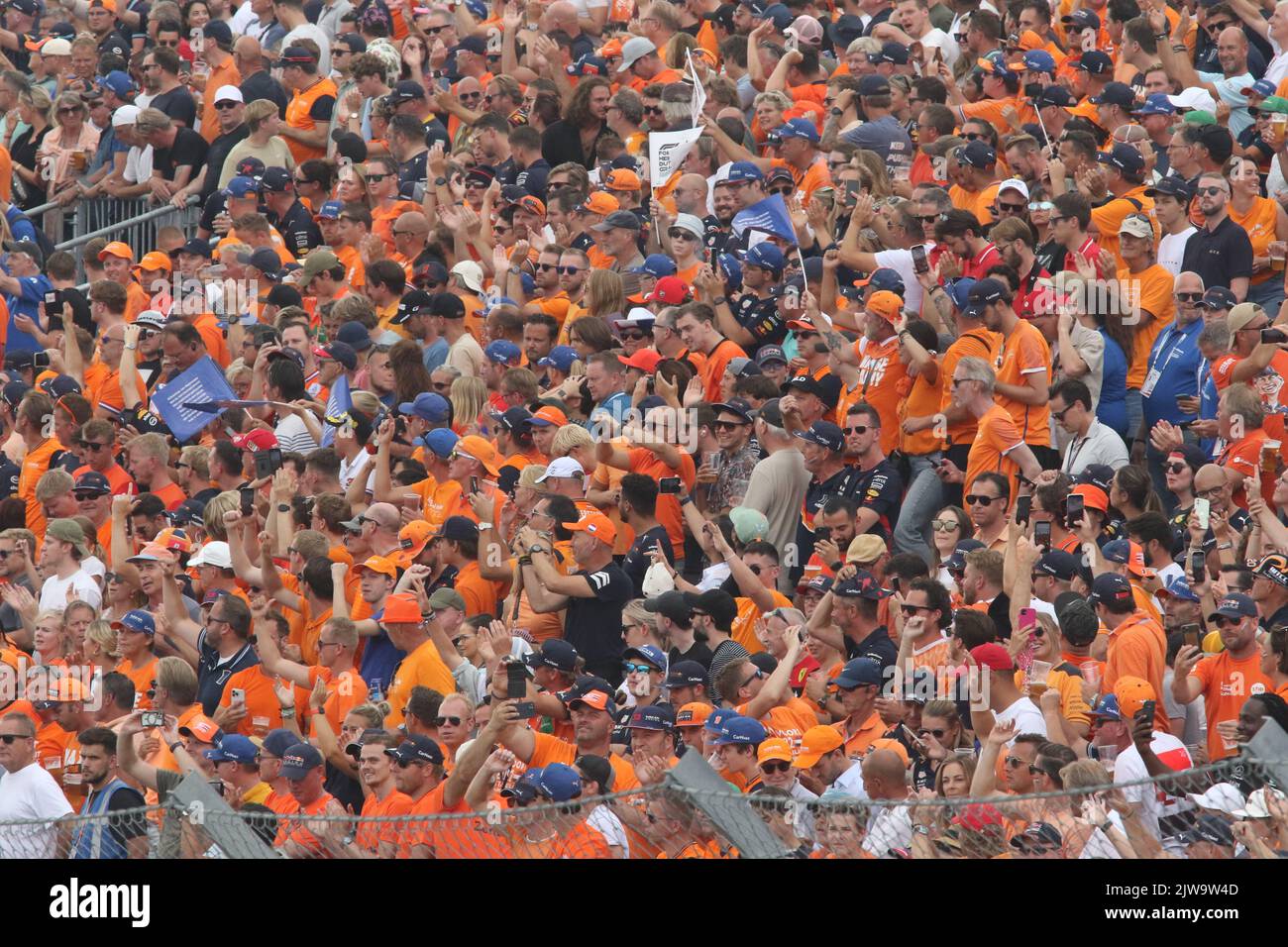 Nederland fans hi-res stock photography and images - Alamy