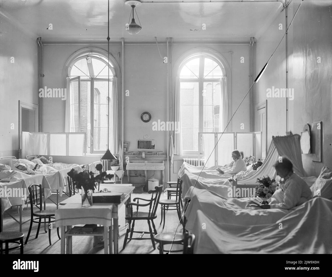 Interior of the city and academic hospital (Catharijnesingel 101) in ...