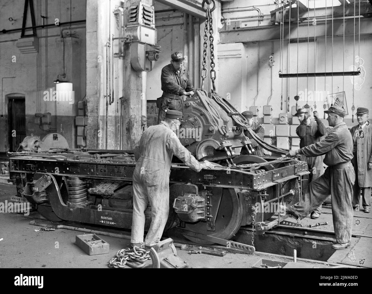 Interior of the Revision Ears (workshop) of the N.S. in Leidschendam ...