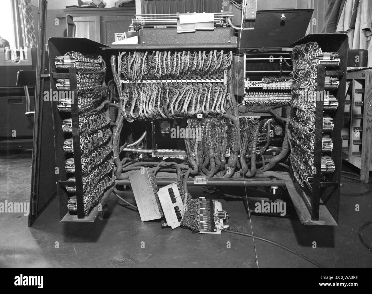 Open wiring Black and White Stock Photos & Images - Alamy