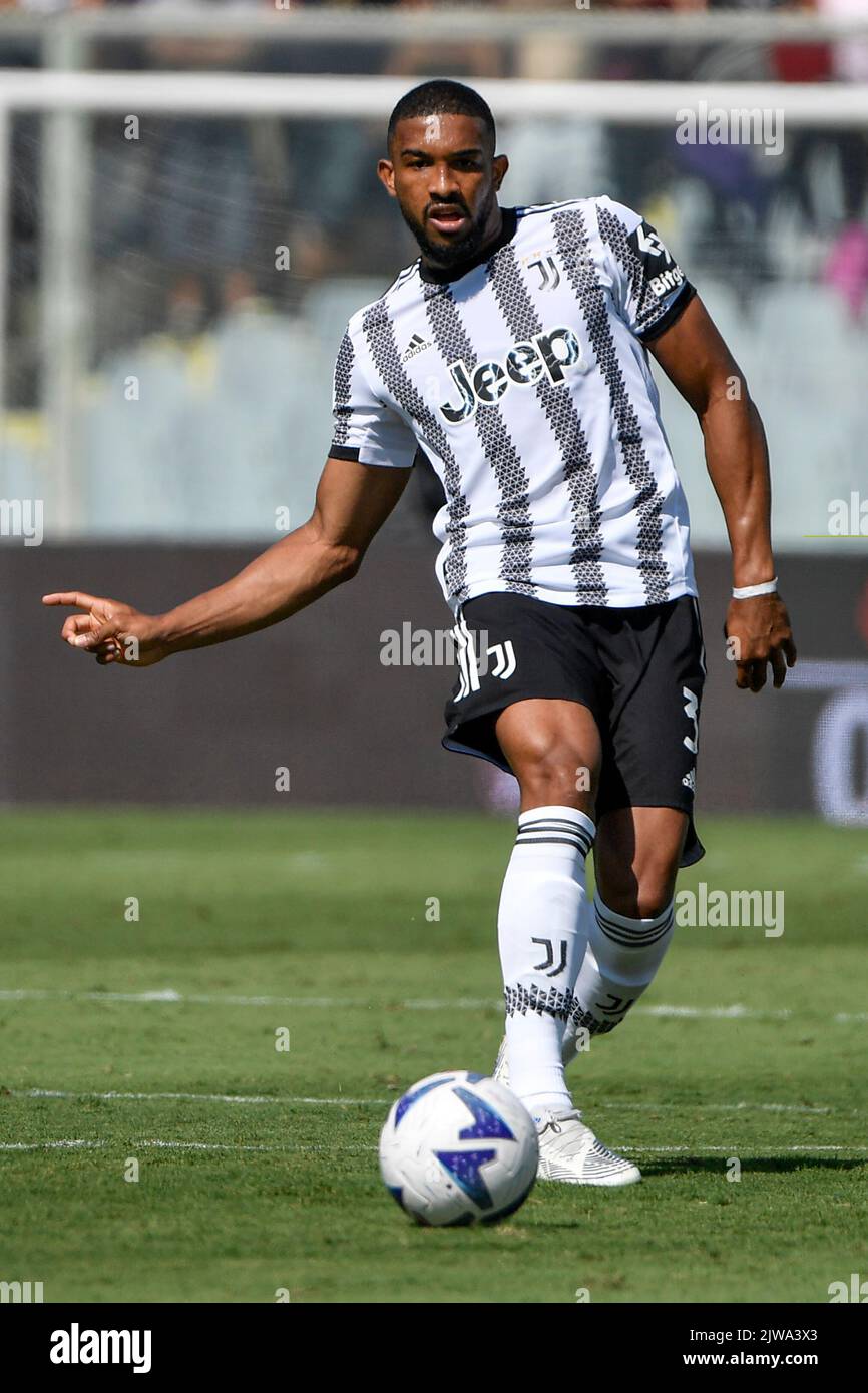 Gleison bremer of juventus fc hi-res stock photography and images - Alamy
