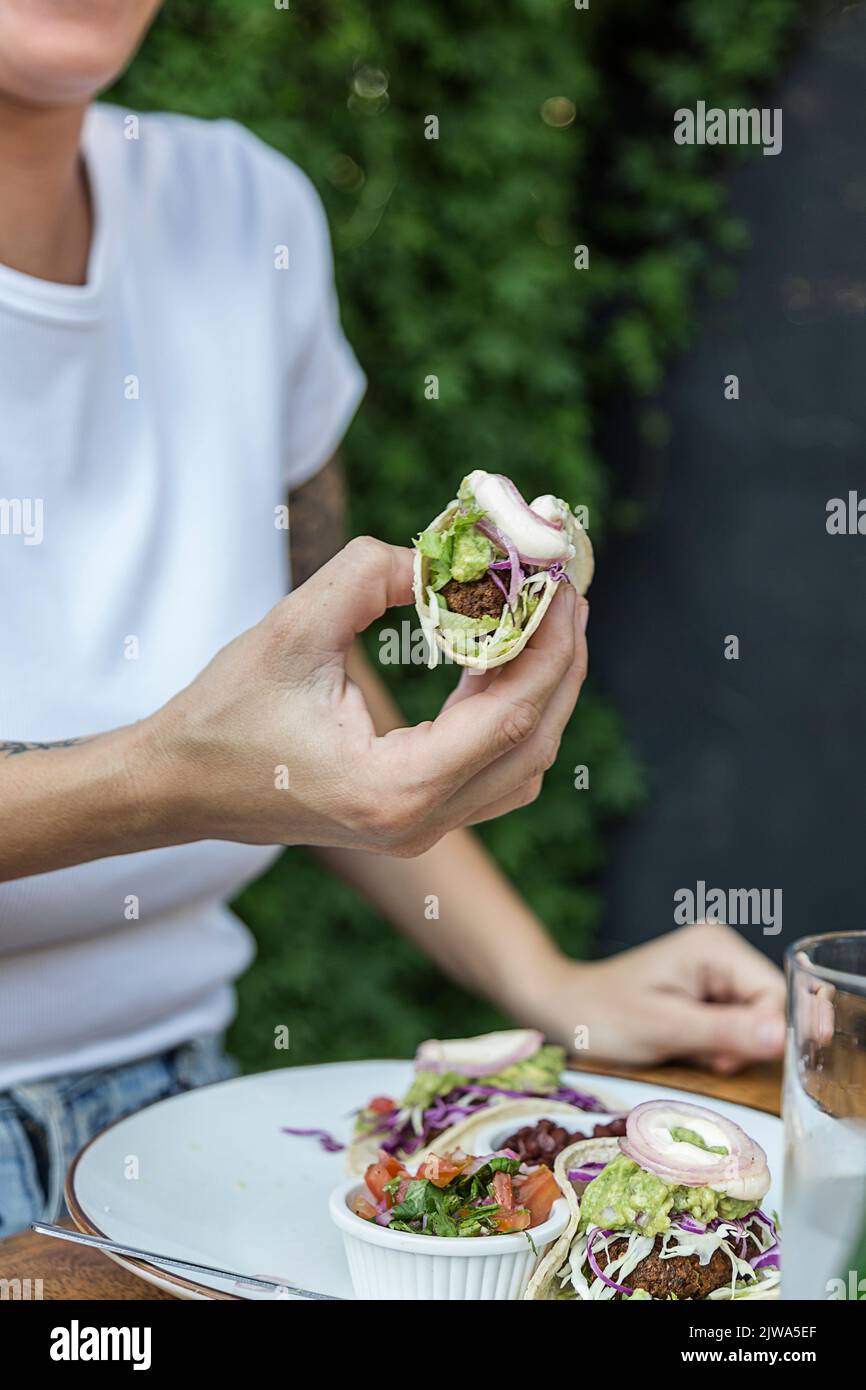 Man eating taco hi-res stock photography and images - Alamy