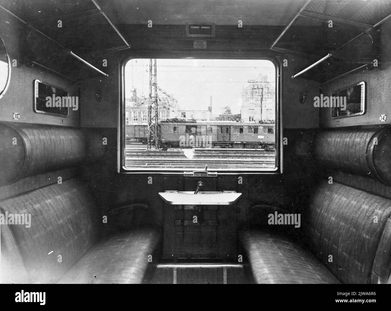 Interior 3rd class of a carriage from the series C 7801-7840 (Plan D ...