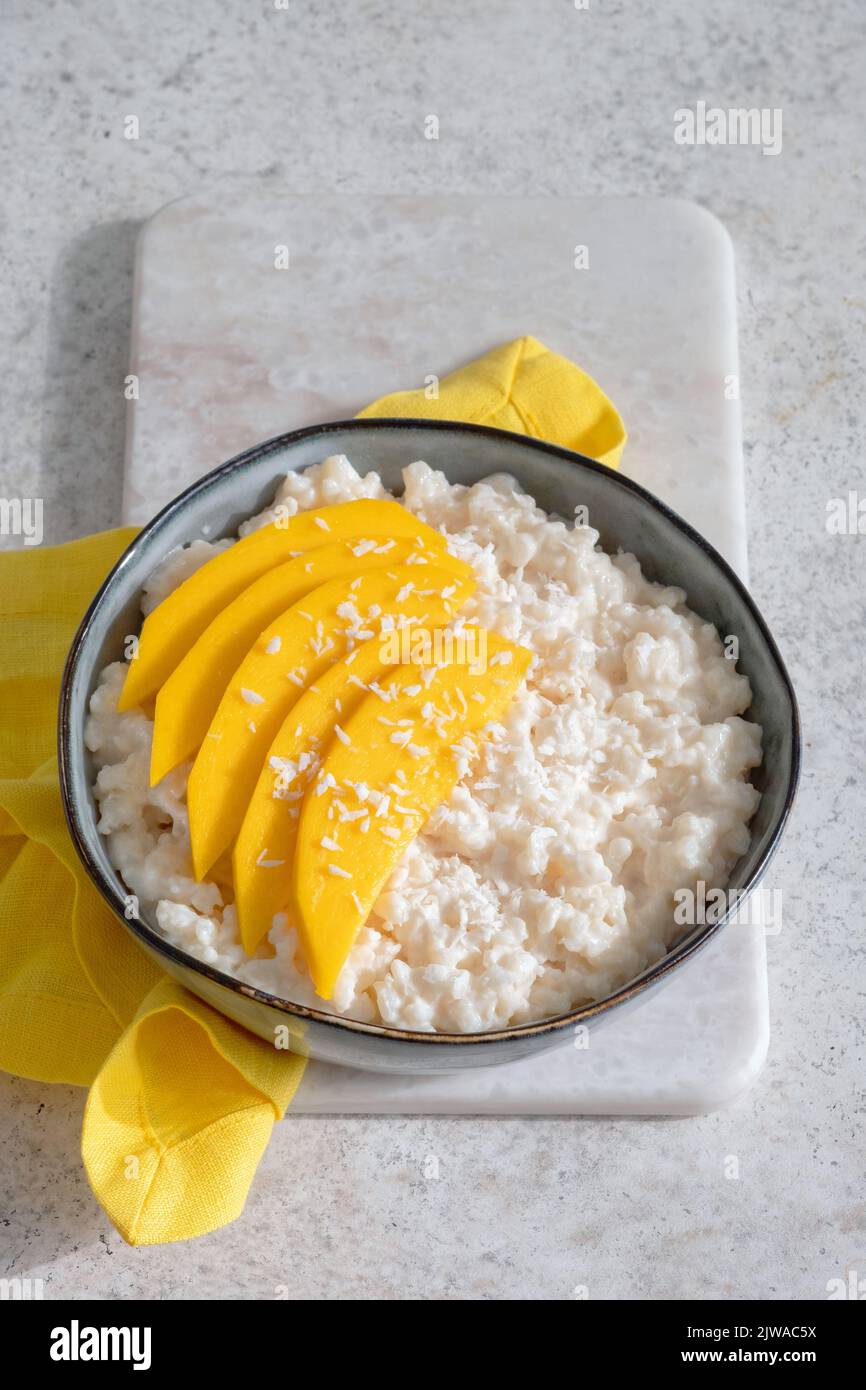 fresh ripe mango and sticky rice with coconut milk Stock Photo - Alamy