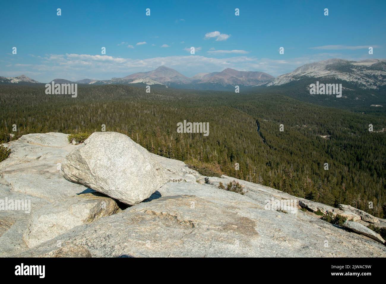 The views from the top of Lembert Dome in Yosemite National Park are ...