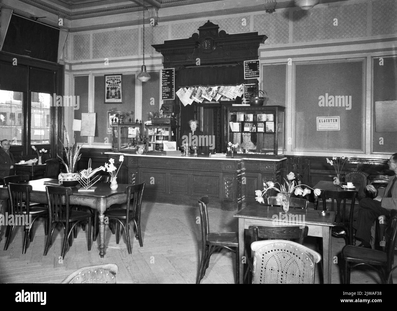 Interior of the N.S. station Hoorn in Hoorn: Waiting room 1st and 2nd ...