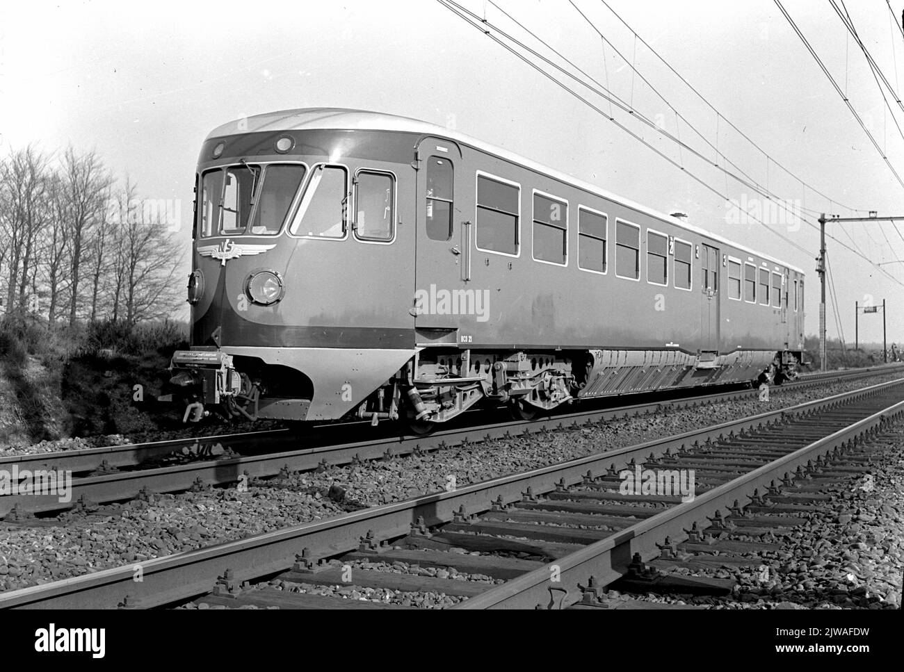 Image of the diesel-electric motor vehicle No. 21 (the 1, series 21-50 ...