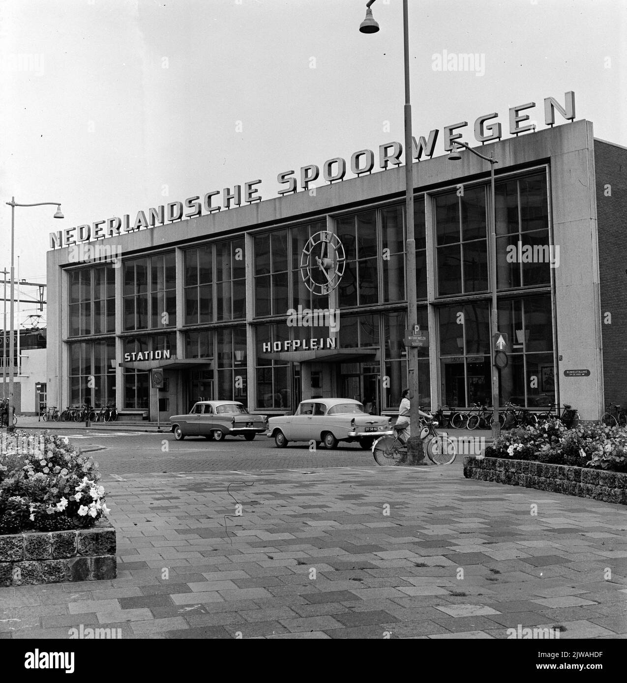 Station hofplein rotterdam hi-res stock photography and images - Alamy