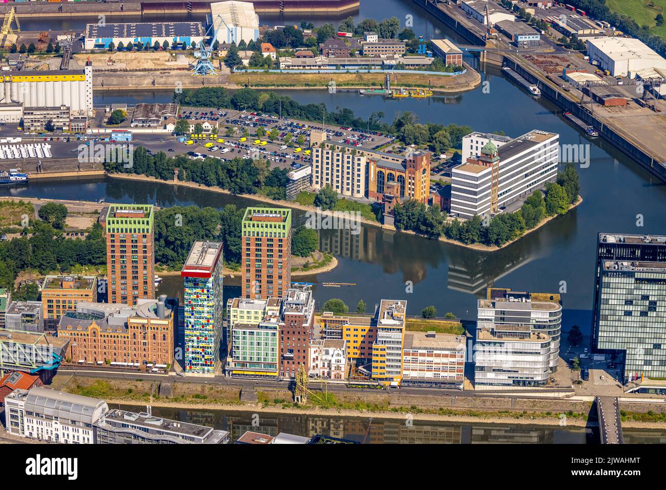 Company building julo levin ufer hi-res stock photography and images ...