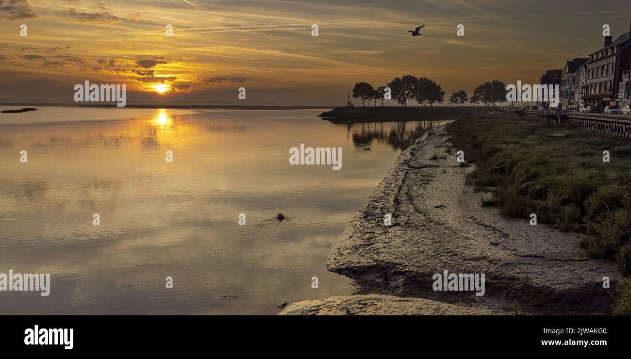 Saint Valery sur Somme, photos du port et de la ville par drone Stock ...