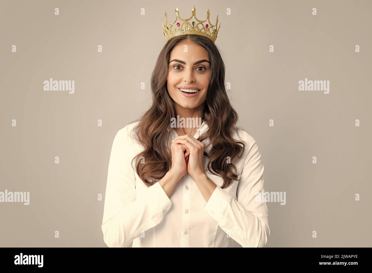 Portrait of woman queen. Gorgeous girl with crown. Party celebration ...