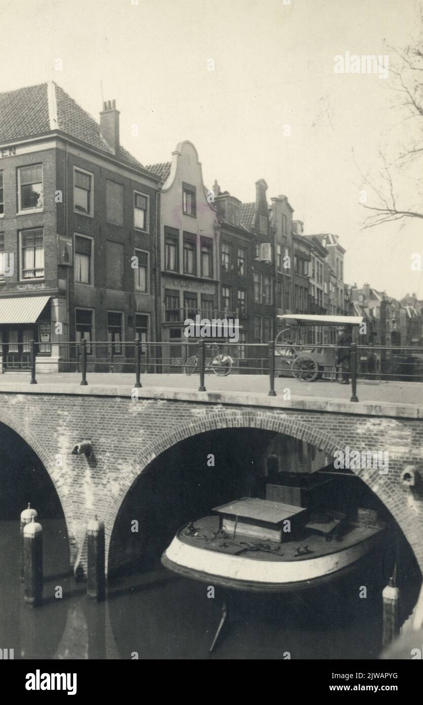 Scissors sleeper hi-res stock photography and images - Alamy