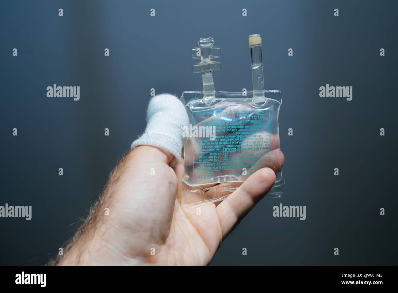 Sodium chloride 0 9 hi-res stock photography and images - Alamy