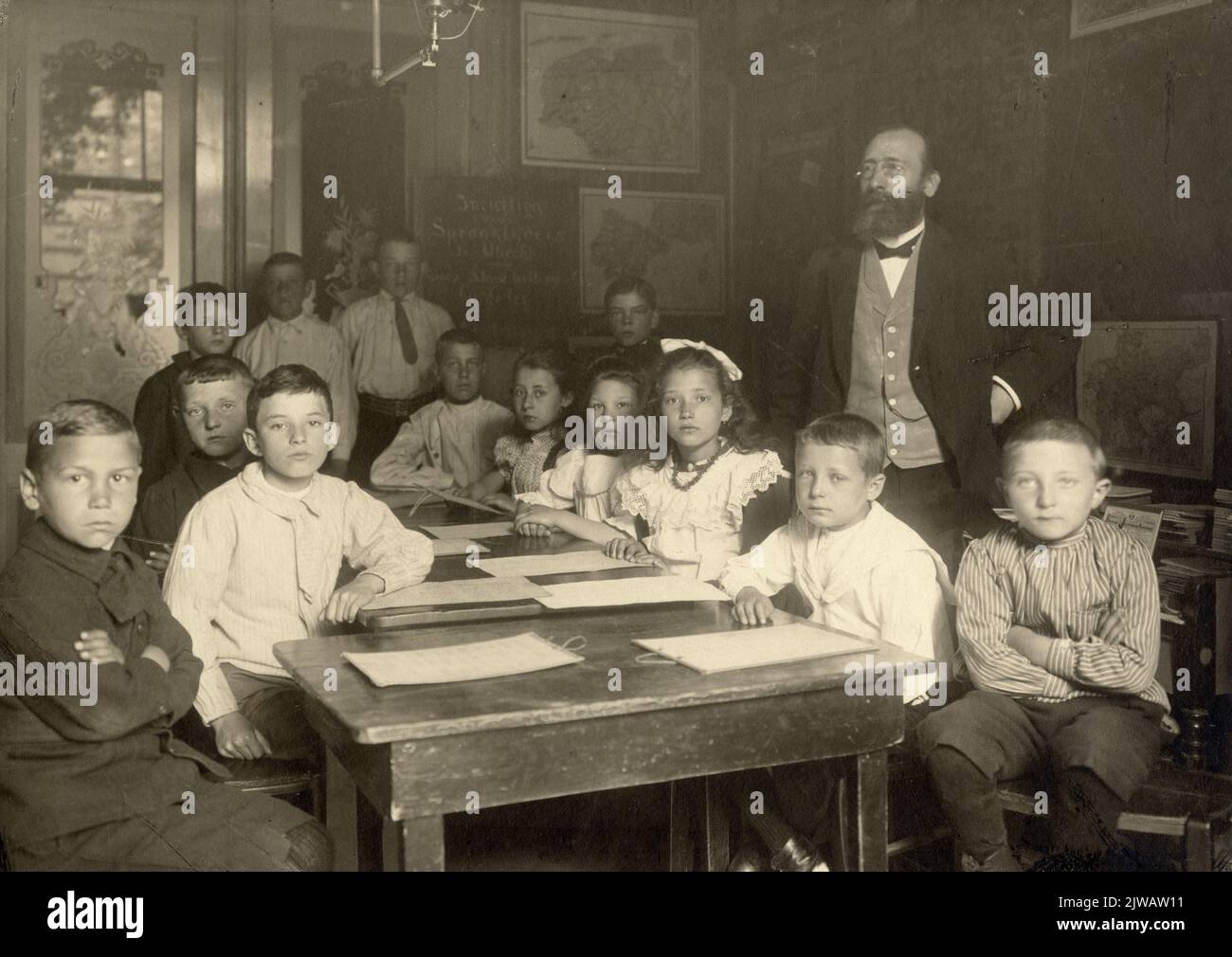 Group portrait of Chr. De Vries and the children of the special ...