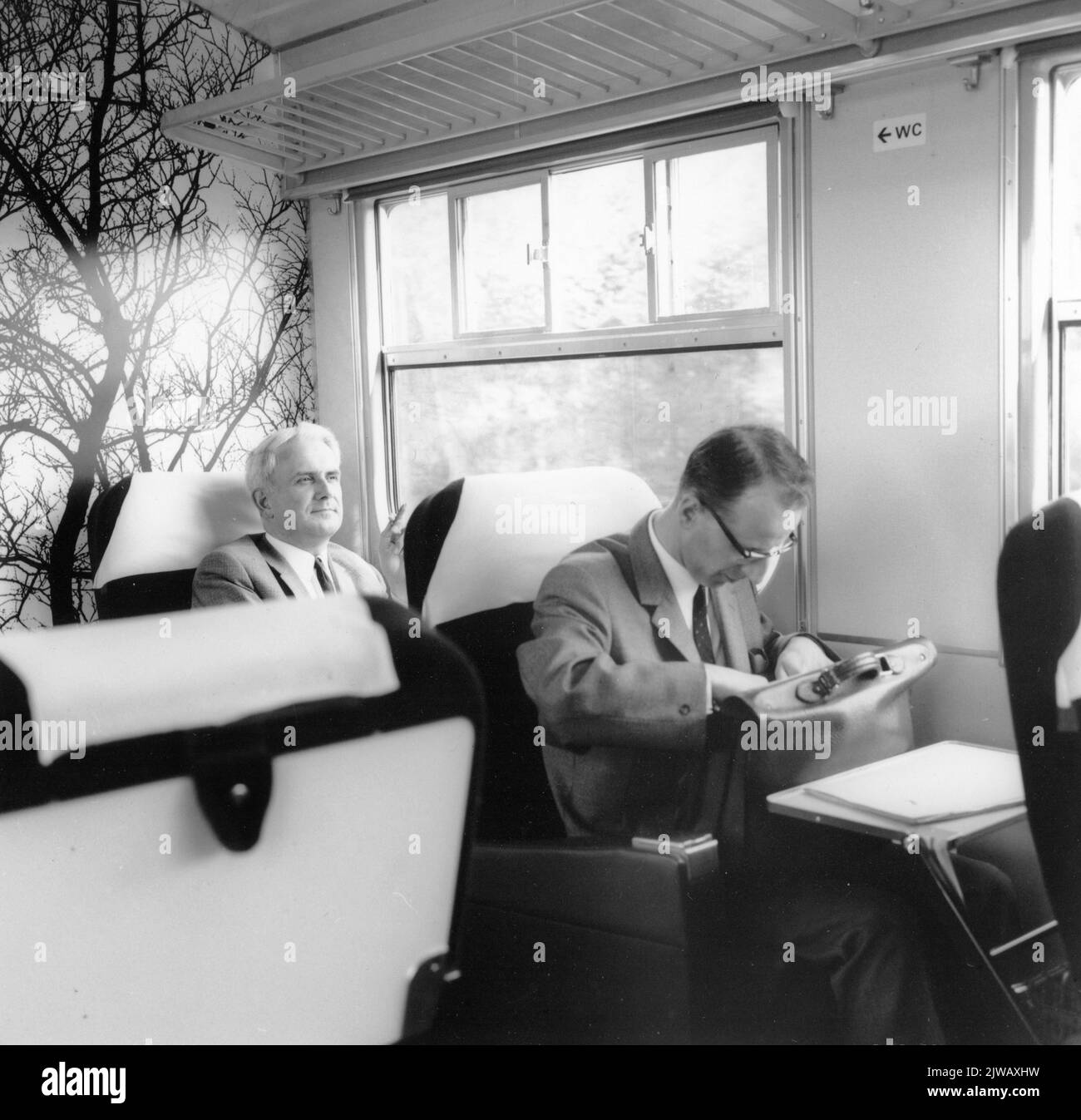 Image of some travelers in the AK car with Compin seats of the Electric ...