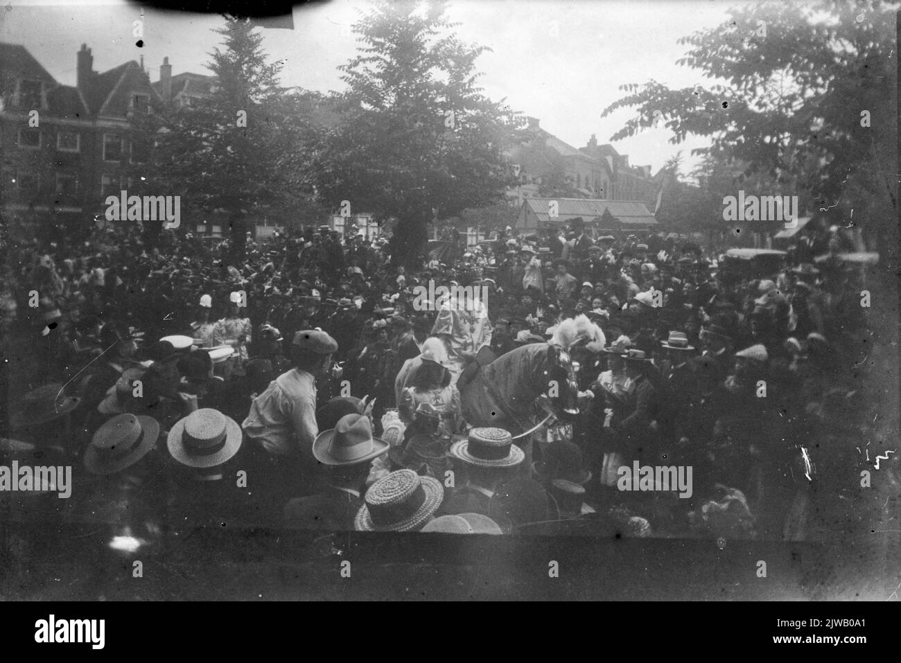 Platform in front of station Black and White Stock Photos & Images - Alamy