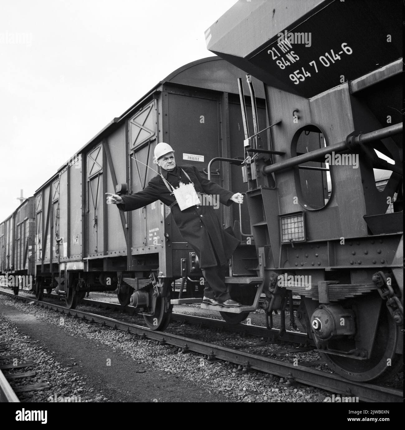 Image of a shunter of the N.S. With a radiographic control of the ...