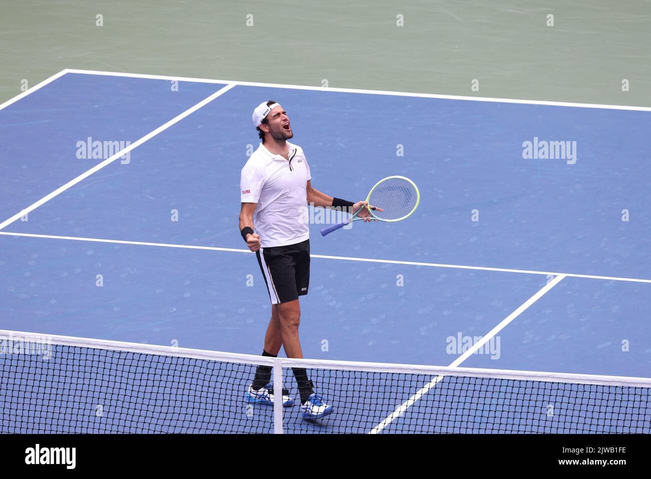 US OPEN - DAY 7, Flushing Meadows, New York, USA. 4th Sep, 2022. Matteo Berrettini of Italy ...