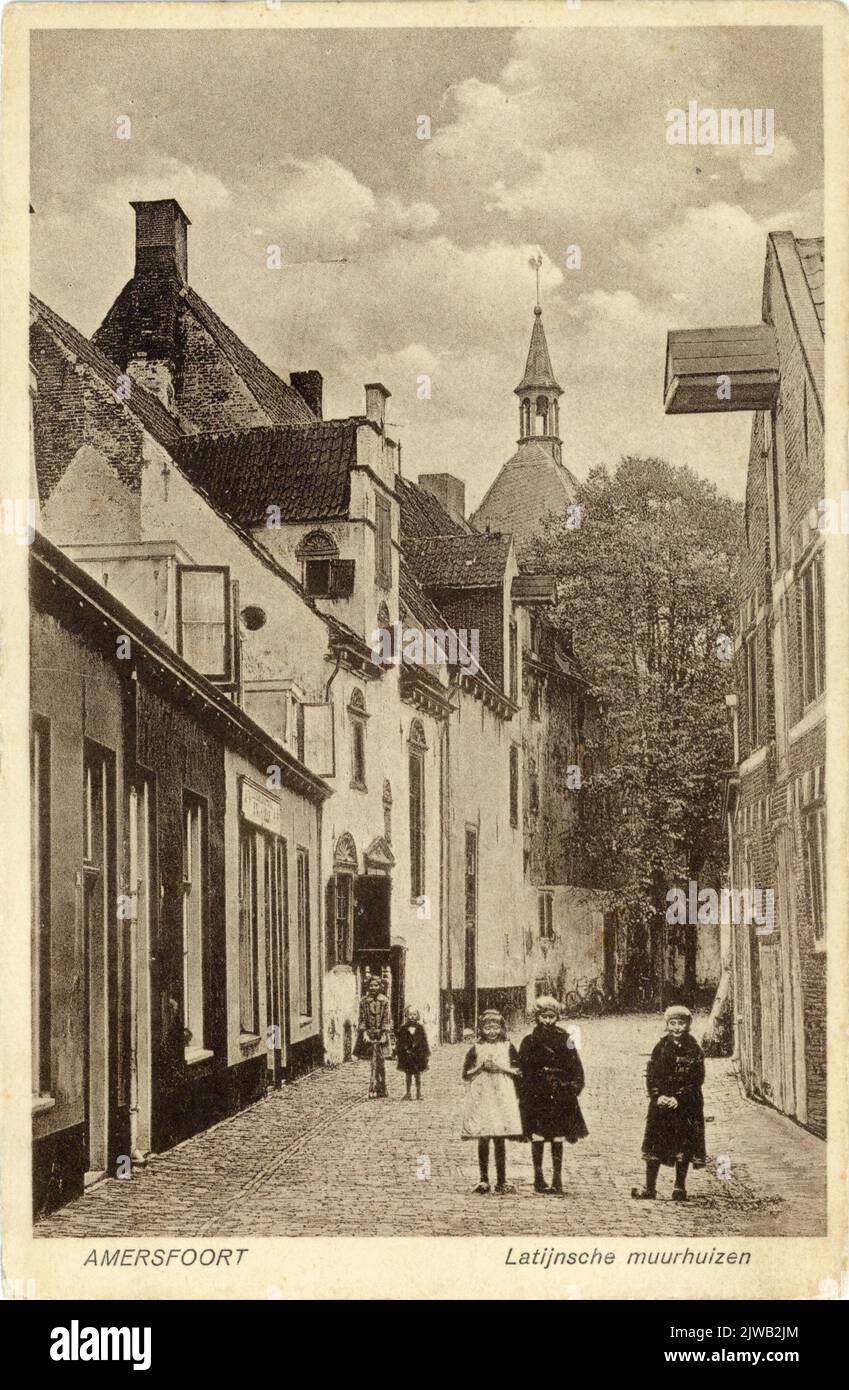 Face in the wall houses with buildings in Amersfoort; With the front ...