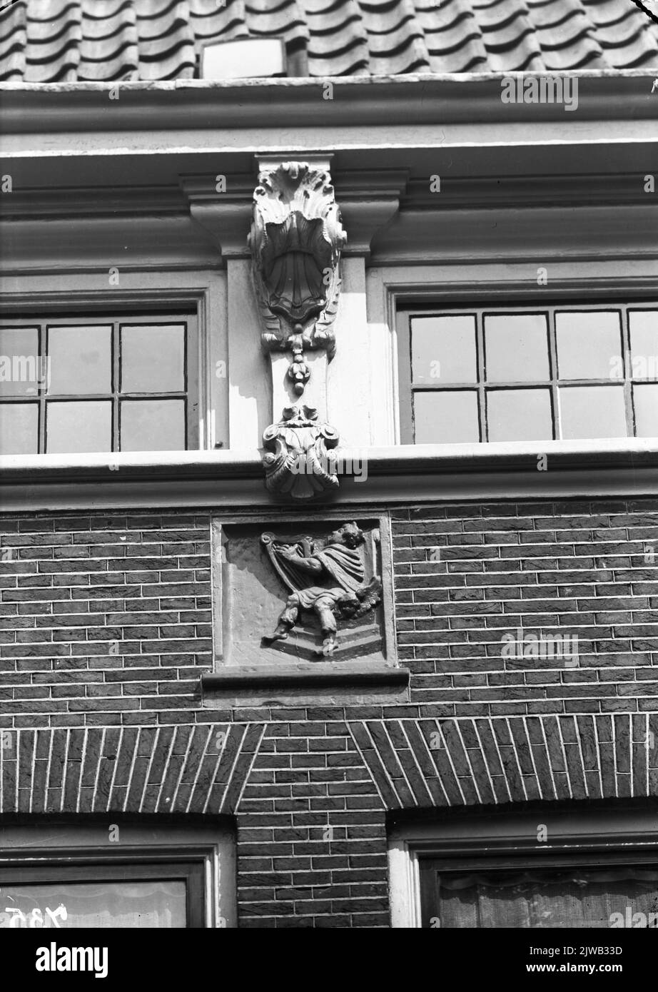 Relief facing brick facade hi-res stock photography and images - Alamy