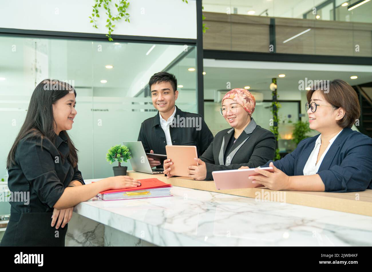 Asian corporate environment hi-res stock photography and images - Alamy