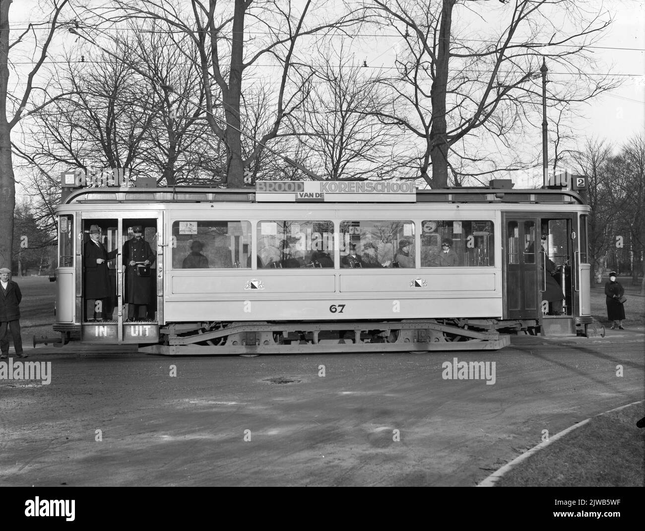 Image of an electric tram (motor car no. 67, series 67-78) of the G.E.T ...