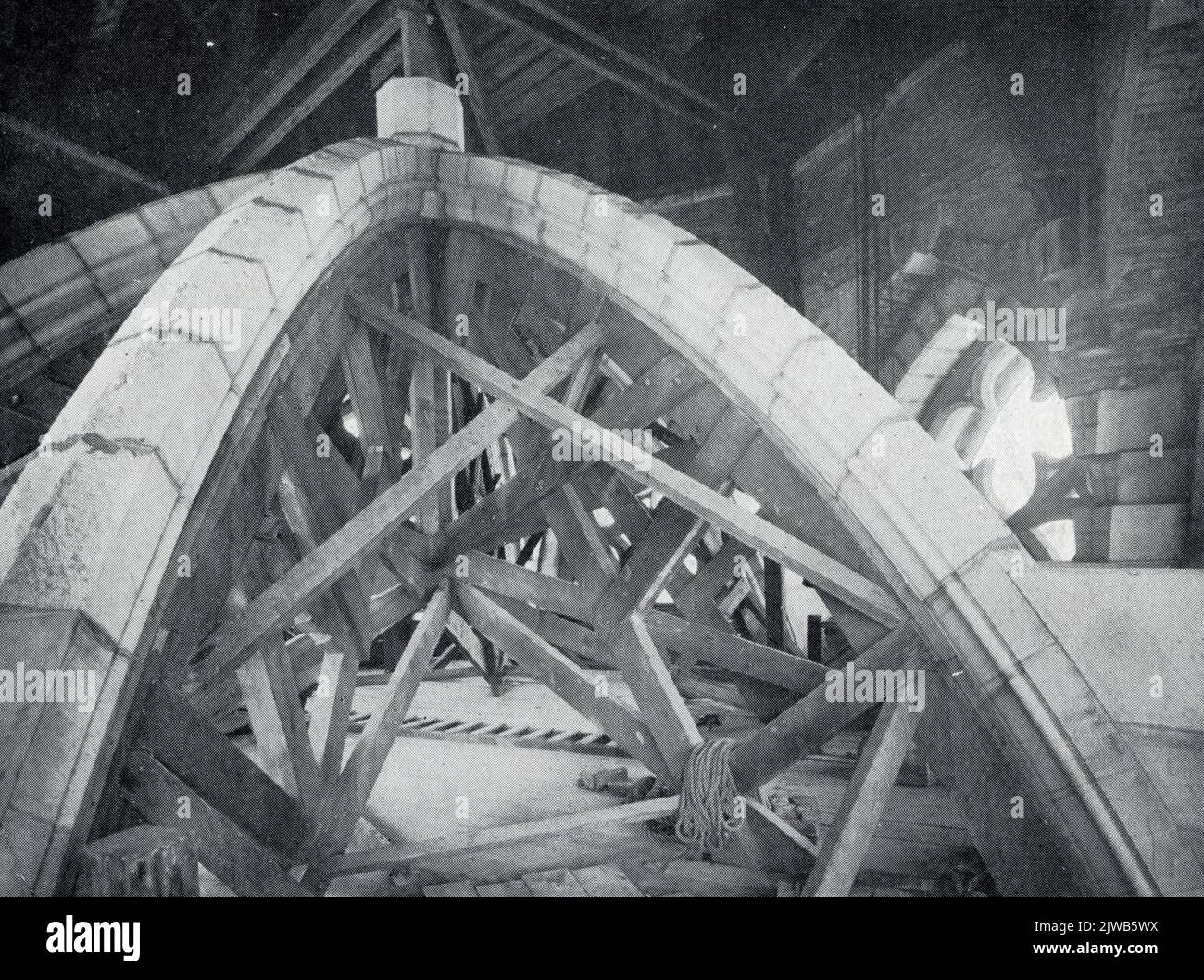 Image of the ribs of the vault of the lantern of the Dom tower ...