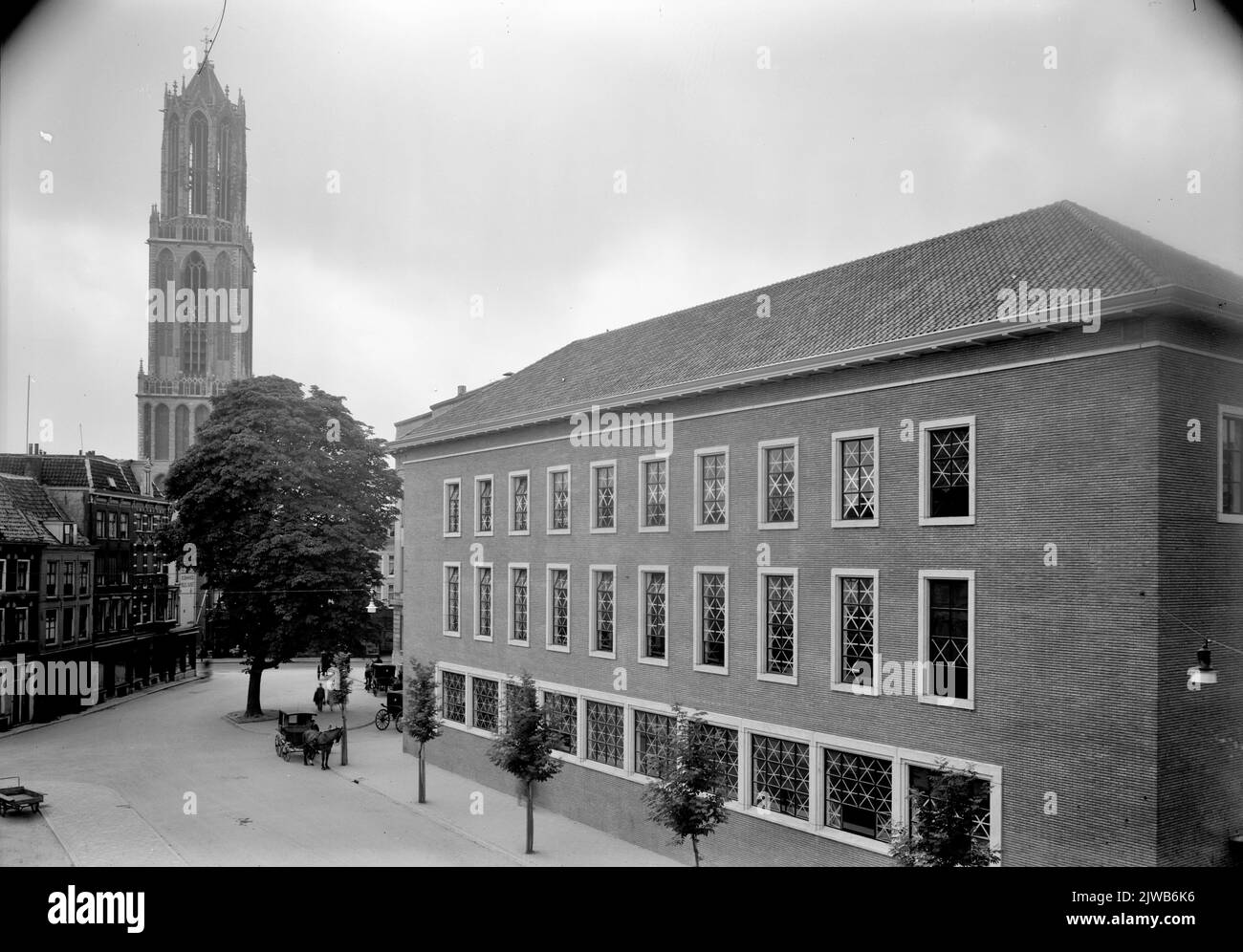 View of the new wing of the town hall (Stadhuisbrug) in Utrecht on the ...