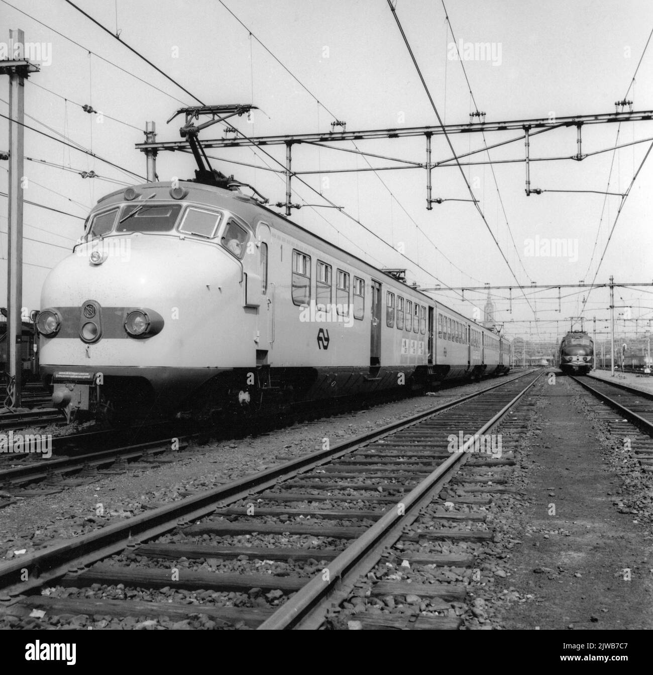 Image of the Electric train set no. 1970 (Mat. 1954, plan P) of the N.S ...