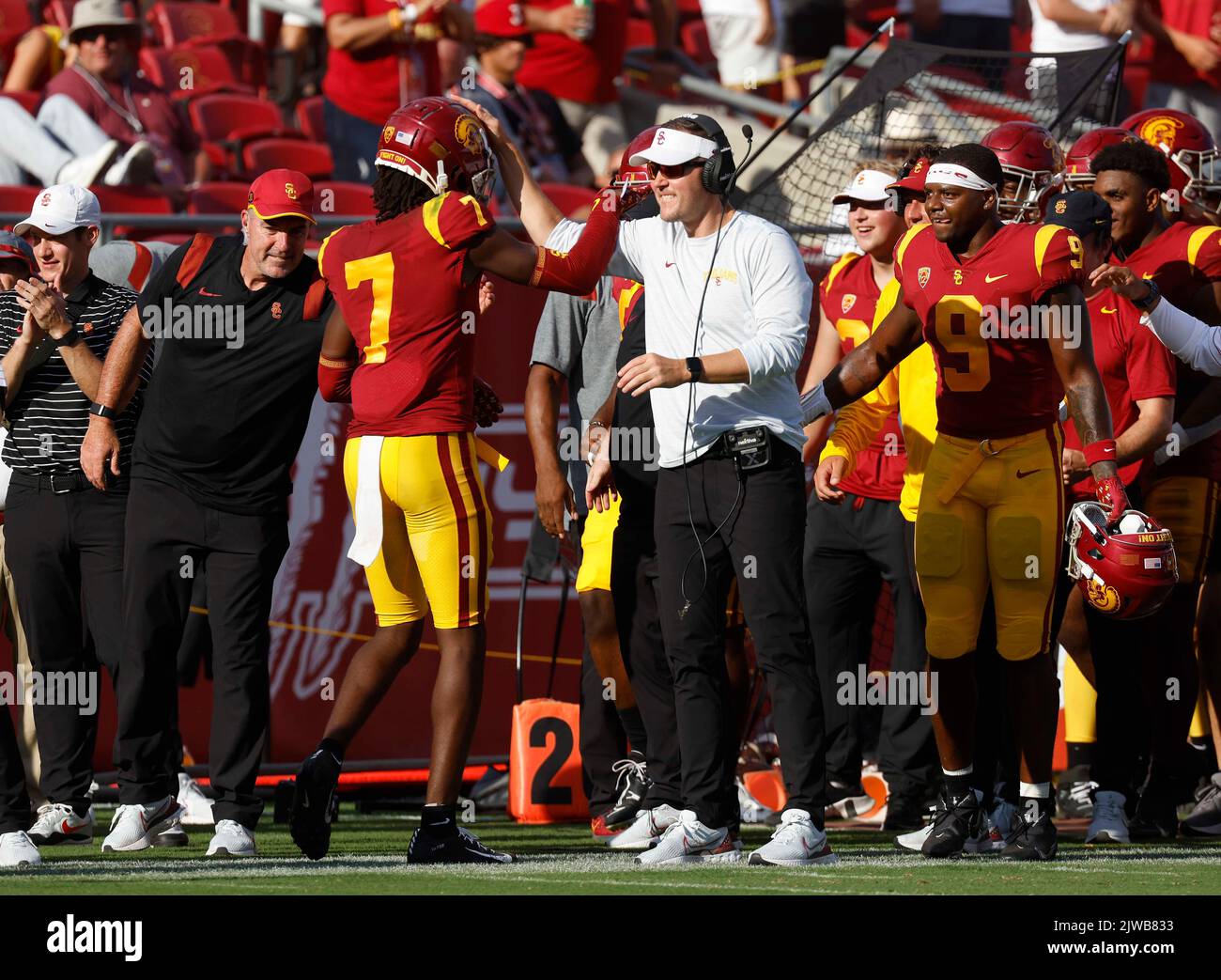 September 03, 2022 USC Trojans head coach Lincoln Riley congratulates ...