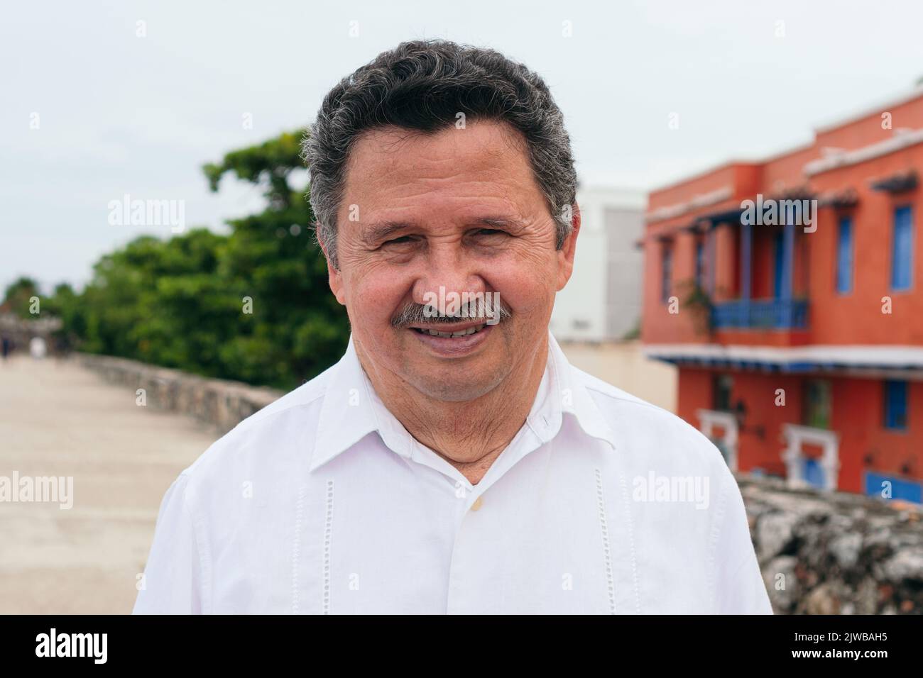 Portrait of retired man hi-res stock photography and images - Alamy