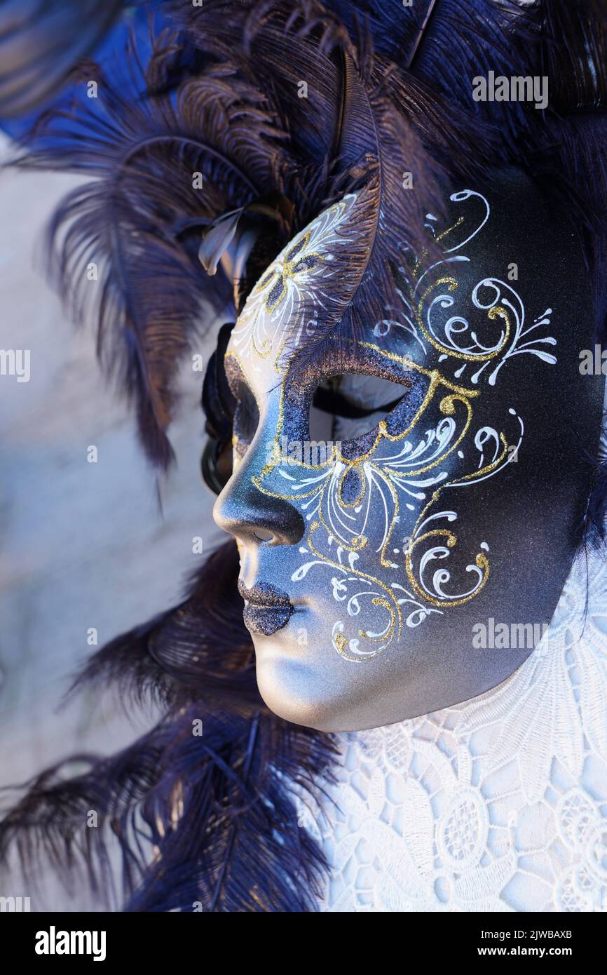 Colorful traditional carnival mask in Venice Stock Photo - Alamy