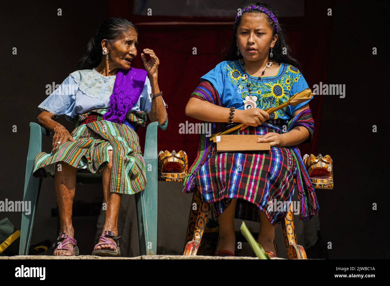 Tatiana Melisa Pila (R), 12, crowned as the "Shilone princess" (name ...