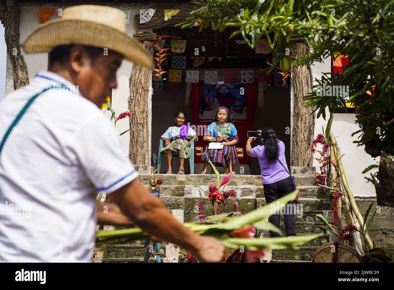 Tatiana Melisa Pila (R2), 12, crowned as the "Shilone princess" (name ...