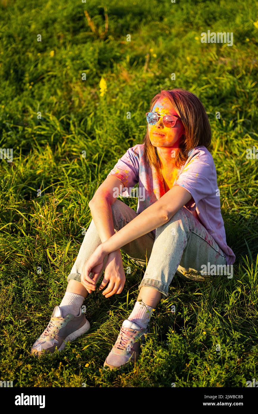 Woman covered in paint hi-res stock photography and images - Alamy