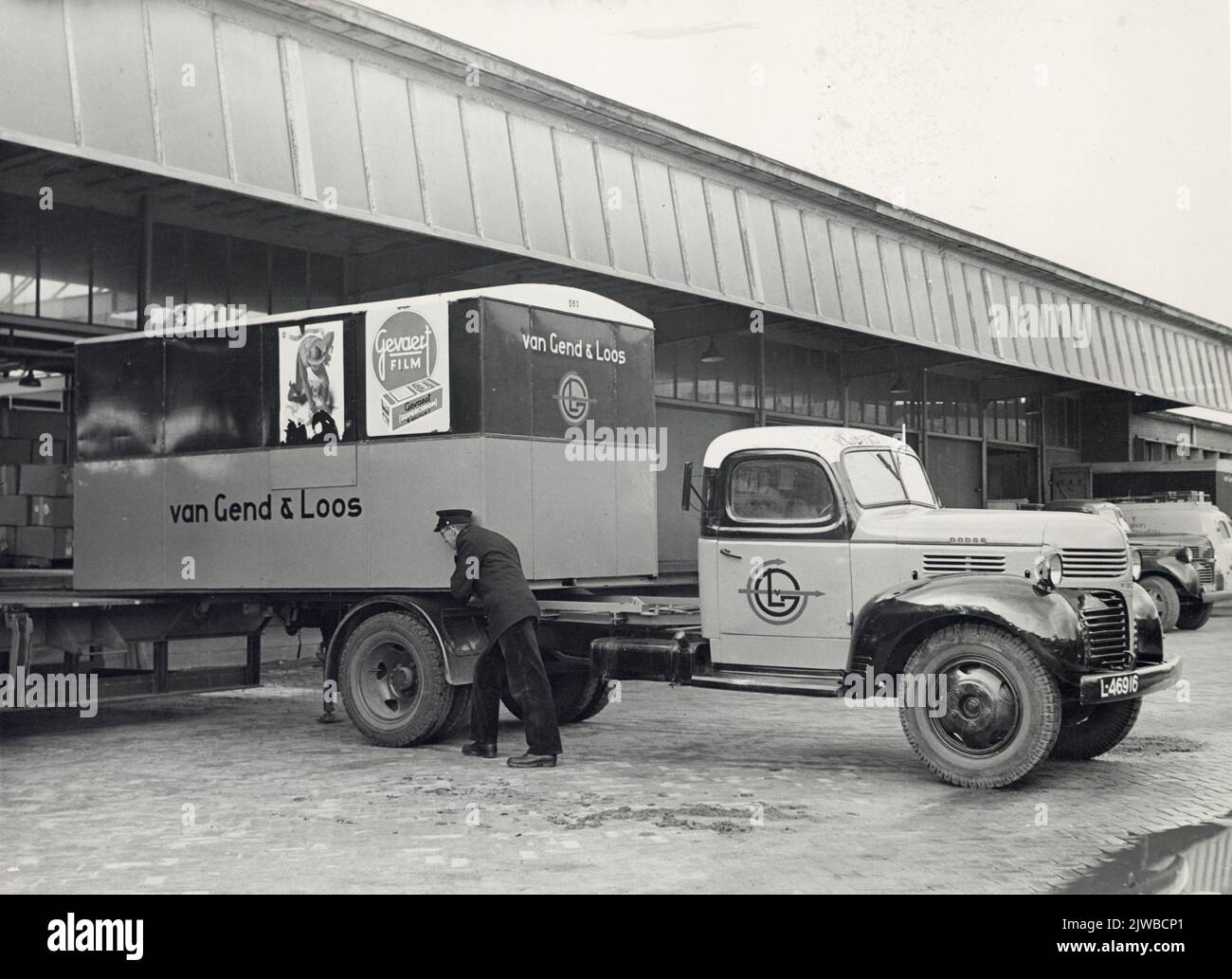 Image of a truck from Van Gend & Loos with a car loading box at the ...