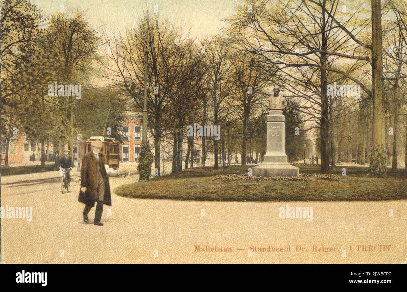 View of the Maliebaan in Utrecht with the statue Mayor Dr. B. Reiger ...