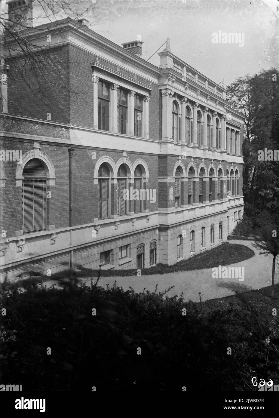 Face rear facade of the Physisch Laboratory (Bijhouwerstraat 18) in ...