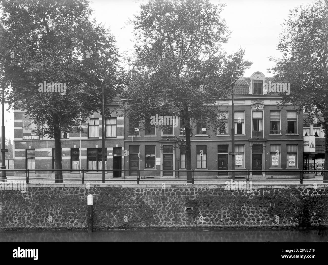 View of the facades of the houses Catharijnesingel 22 (right) -23 in ...