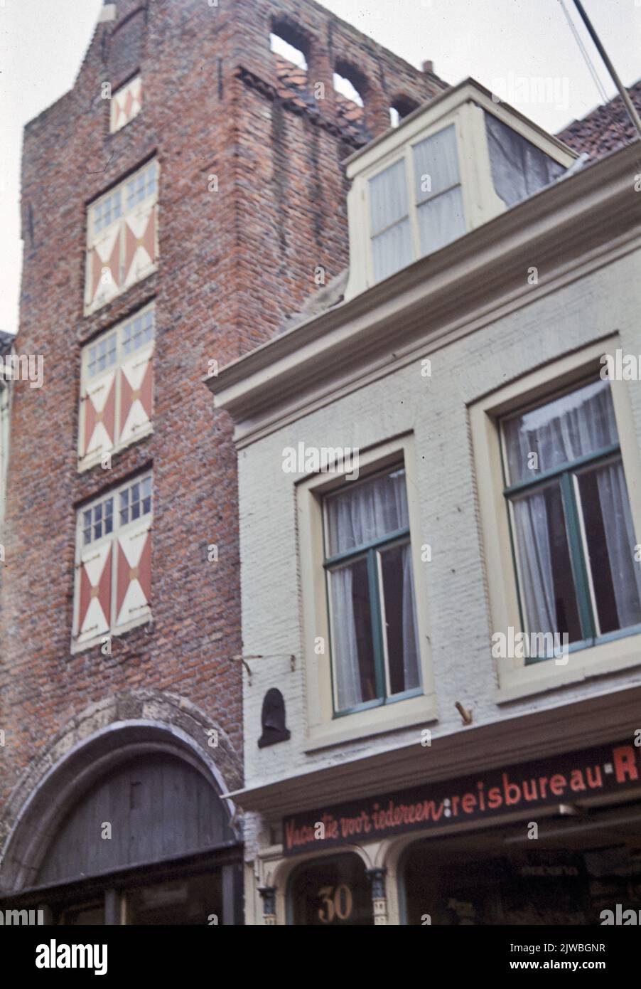 View of the facade of the building Zoudenbalch (Mariastraat 28) in ...