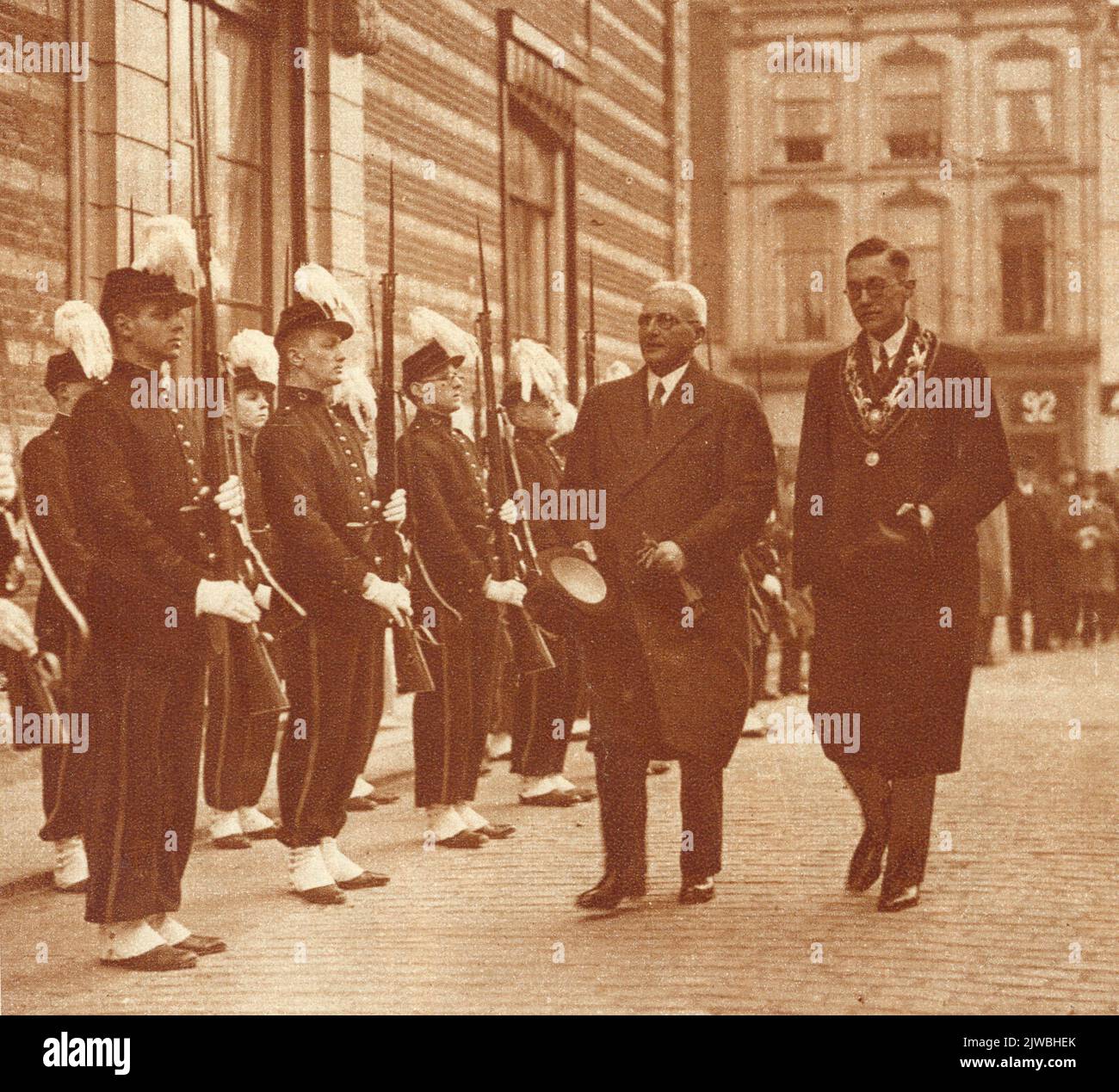 Farewell queens commissioner hi-res stock photography and images - Alamy