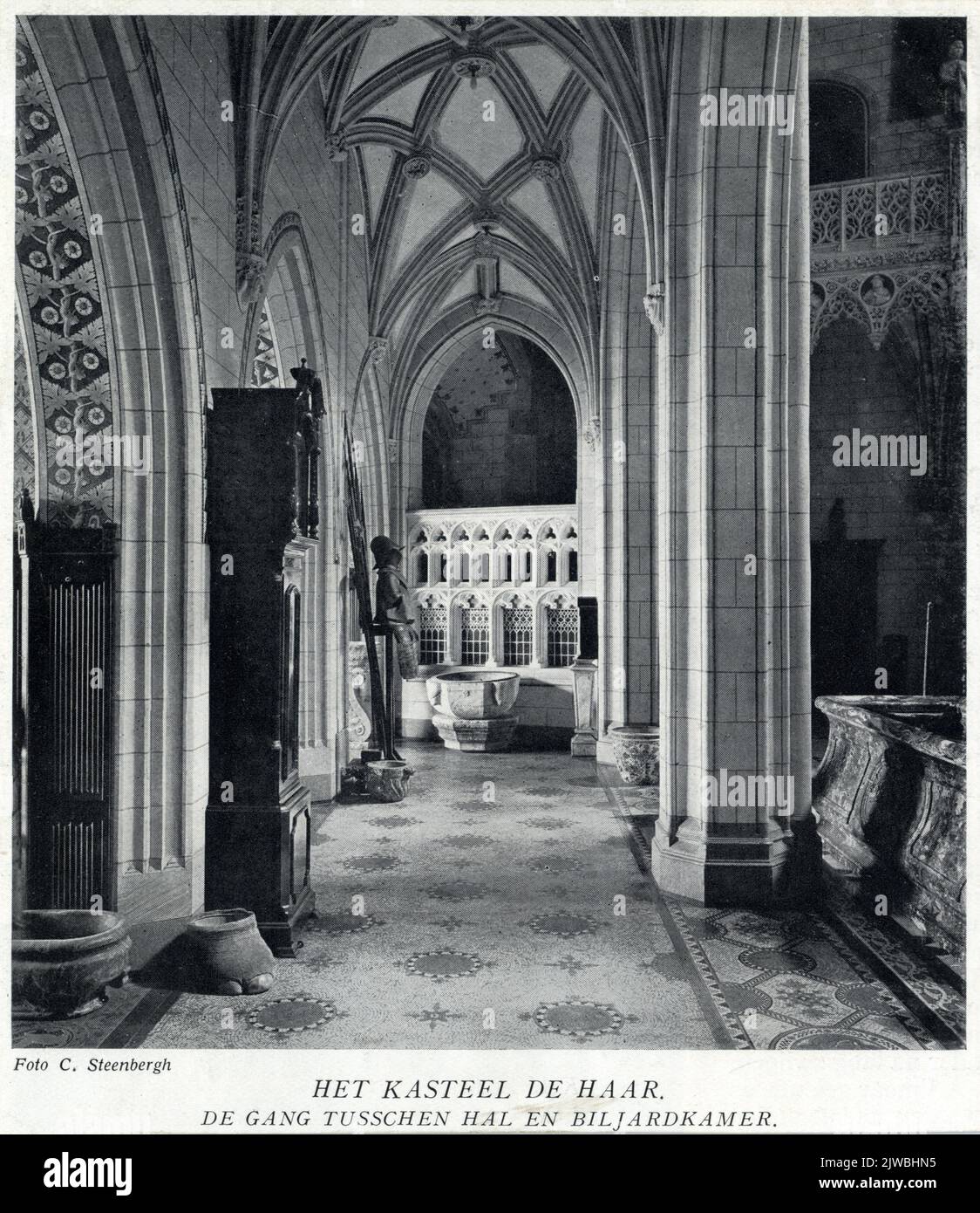 The Castle De Haar. The corridor between hall and billion room. recto ...