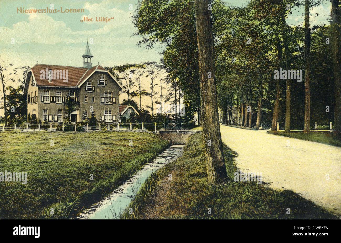 Face in the Rijksstraatweg in Loenen from the south; With the front ...