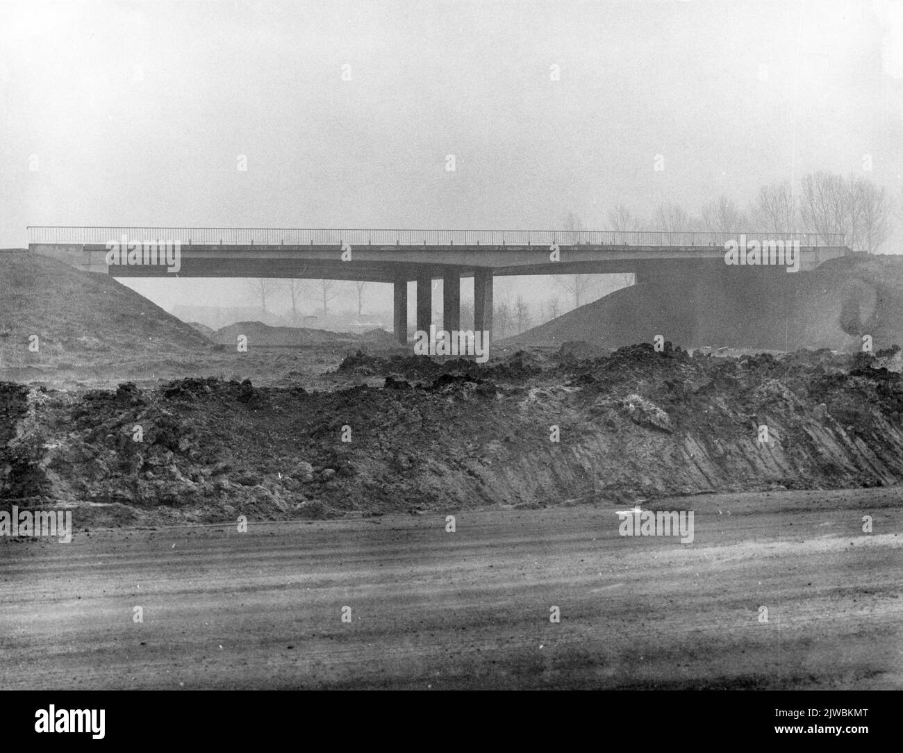 Image of the construction of a viaduct in the T15 (the tertiary ...