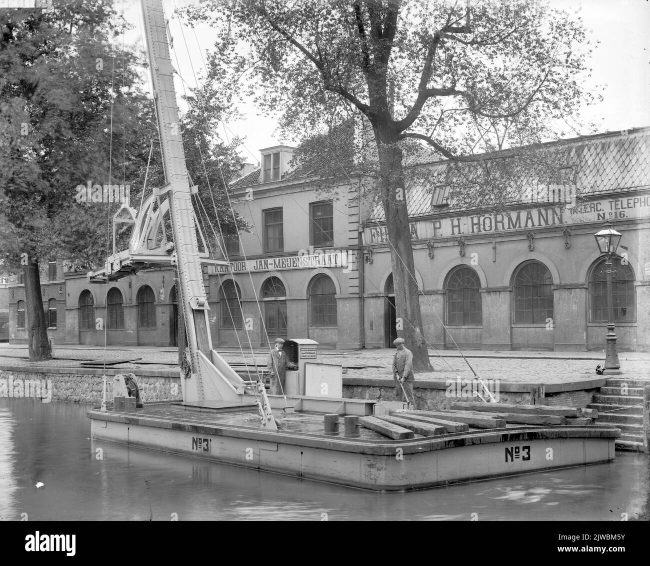 Image of the floating goat no. 3 of Utrechtsche Steam-Grofsmederij ...