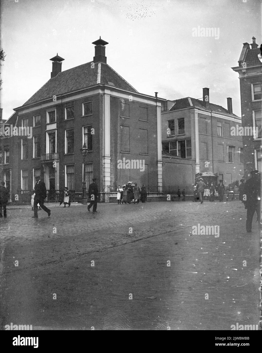 View of the front and side walls of the Huis Drift 9 in Utrecht with ...